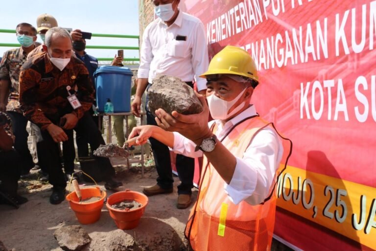 APARAT TNI SERBU GKI DIASPORA - Tabloid Nusantara